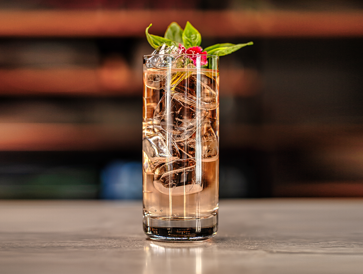 Seadrift Wild Hibiscus Non-Alcoholic Pink Gin – Seadrift Distillery Non ...